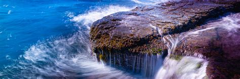 바위 밑에 물이 떨어지는 안개 낀 바다 풍경 텍스트 나 디자인을위한 공간이 있는 모션 블러 파노라마 해변 풍경 클로즈업 0명에 대한 스톡 사진 및 기타 이미지 Istock