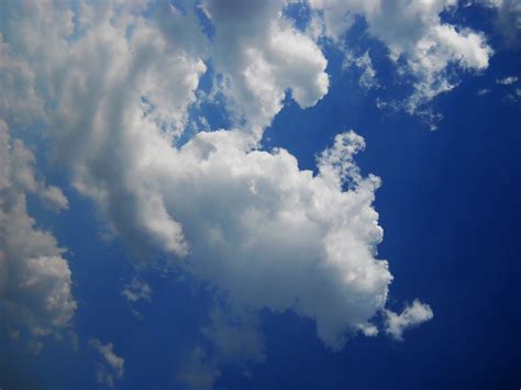 무료 이미지 경치 눈 구름 하늘 지평선 햇빛 은하수 연기 낮 Dslr 색깔 공간 적운 푸른 클라우드 스케이프 무지개 배경 벽지 기상 현상