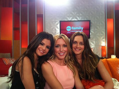 Selena With Leighton Meester And Katie Cassidy On Abc Family Selena Gomez Photo