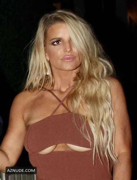 Jessica Simpson Shows Her Sexy Braless Under Boobs As She Leaves