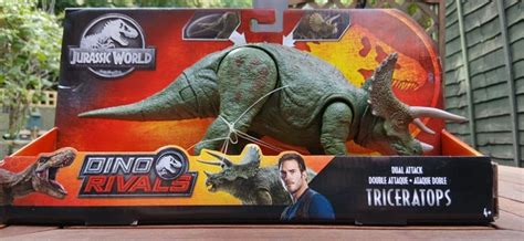 Mattel Jurassic World Dino Rivals Triceratops Dual Attack Toy £3191