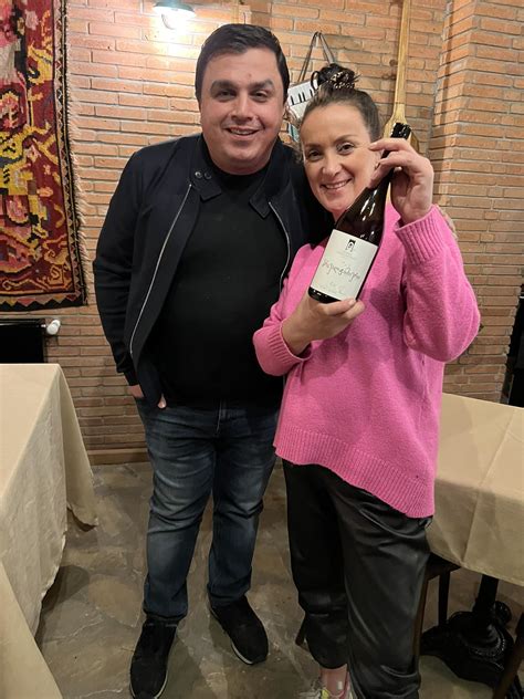 ჩარჩოები და სამხატვრო აქსესუარები Facebook