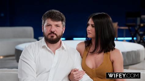 Wifey Wife Get Dped In Threesome