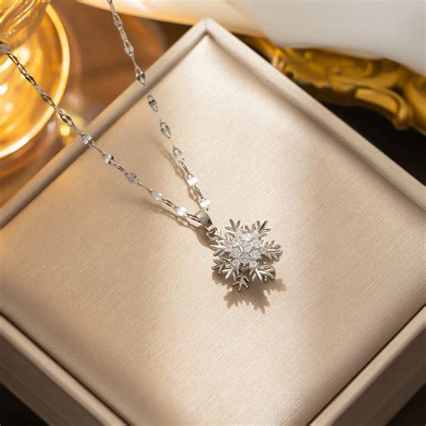 Fashion 307 Golden Rotating Snowflakes Titanium Steel Diamond Snowflake