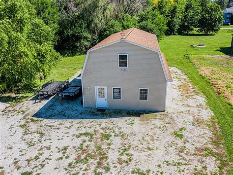 810 W Railroad Ave Princeton Il 61356 Zillow