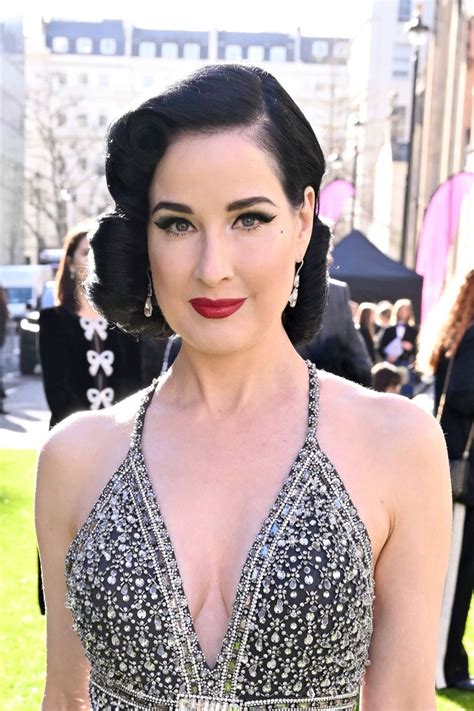 Risky Neckline And Sparkling Diamonds” Dita Von Teese In A Sparkling