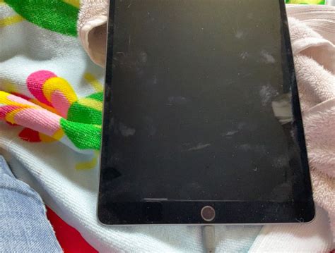 Apple Ipad Th Gen Gb Wi Fi G Unlocked In Silver Ebay