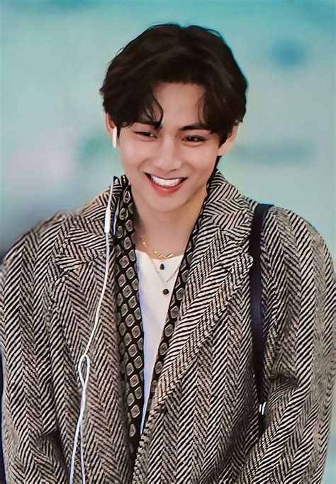 Pin Van Seesje Op Bts At The Airport ♥