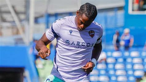 Etta Eyong Piensa En La Selección Española Estadio Deportivo