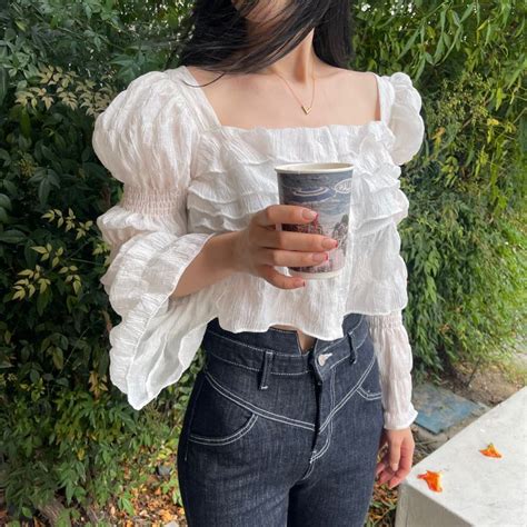 크롭 캉캉 프릴 스퀘어넥 긴팔 블라우스2 Co