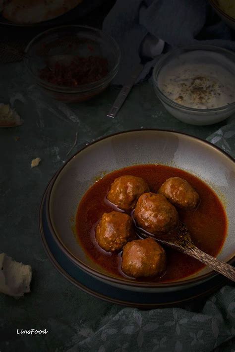 Rista Recipe Kashmiri Meatballs In Saffron Flavoured Red Curry