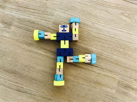 Robot Feature Image School Mum