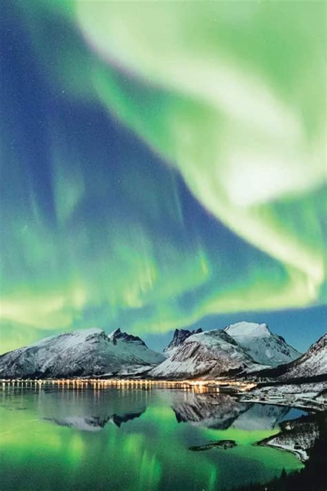 絶景 iPhone 壁紙 北欧の夜空にたなびく神秘のオーロラノルウェー その他 スマホ用画像
