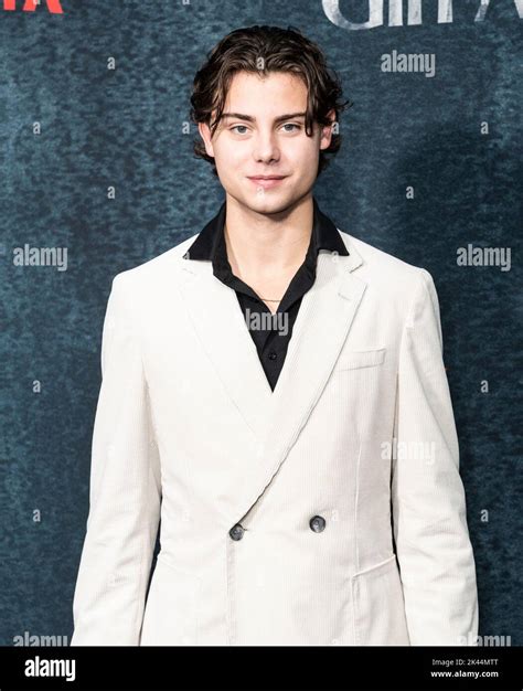 New York Us September 29 2022 Carson Maccormac Attends Luckiest Girl Alive Nyc Premiere At