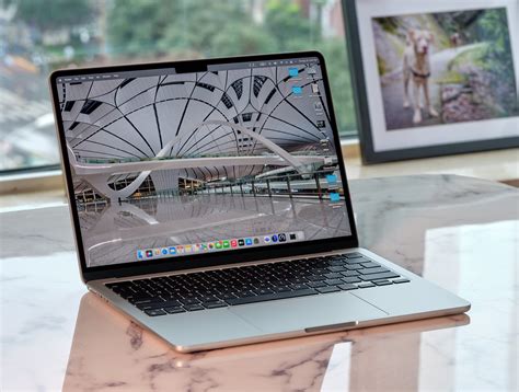 Perbedaan Antara MacBook Air Dan MacBook Pro Versi M2 2023