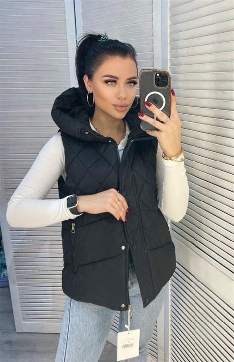 Жіноча стьобана жилетка женская стёганая жилетка безрукавка жилет на осінь тепла жилетка — ціна