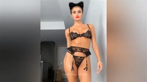 Секси девчонка переодевается Голая девушка ЭРОТИКА НЕ Кликбейт