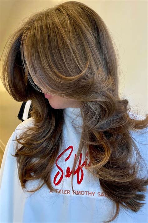 20 Low Maintenance Feathered Layered Haircuts That Instantly Look Polished
