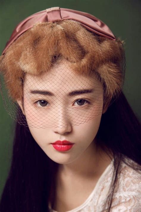 Xin Yuan Zhang Beauté Actrice Magazine Mode