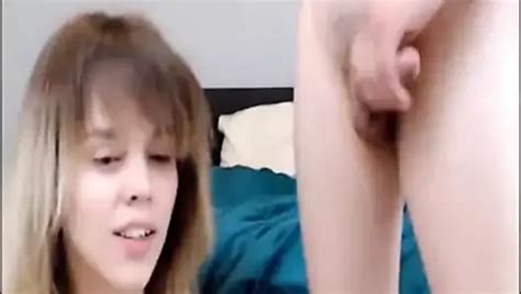 我像女孩一样打扮男孩，操他们传教士和狗式。 Xhamster