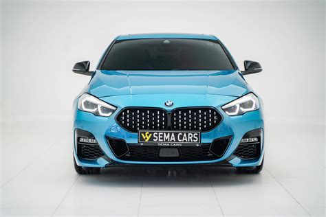 검은 색 페인트 검은 차 검은색 자동차 고급 승용차 광택 처리 금속 그릴 기계 도시 자동차 매끄러운 자동차 미래