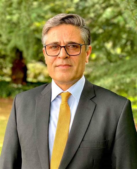 Pakistan China Sign Cooperation Agreement On Sustainable Development