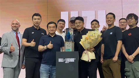 Chinese Gamer Uzi Inducted Into League Of Legends Hall Of Legends Cgtn