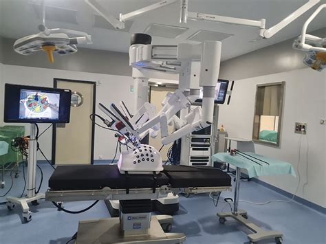 El SES implanta la cirugía robótica en Badajoz. Grada 175. Sepad
