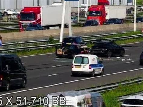 Ongelukken Op A15 Zorgen Voor Lange Files Met Veel Vertraging In