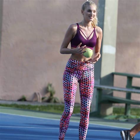 صور الفتيات الجميلات اللاتي يمارسن الرياضة 49 صورة صور سخيفه