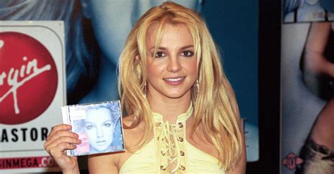 Britney Spears Safety Is Allegedly At Risk As Her Bizarre Behavior Worries Her Team