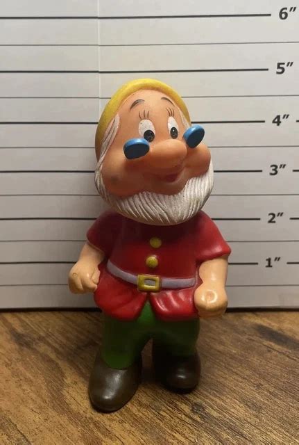 Vintage Disneys Snow Whites Dwarf Doc Vinyl Plastic Squeaky Toy Figurine Eur 32 69 Picclick Fr