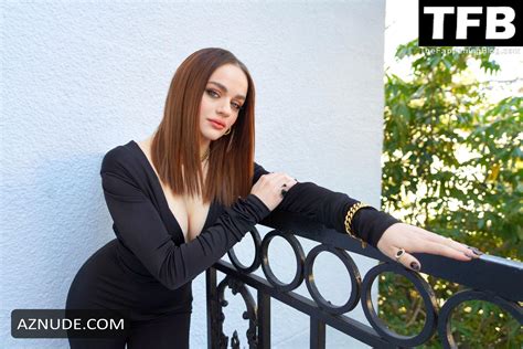 Joey King Sexy Poses Showing Off Her Hot Cleavage In A Photoshoot For Her New Movie Aznude