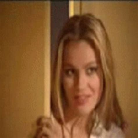 Name Please Laure Sainclair 275680 ›