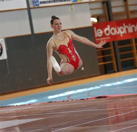 Gap 500 Gymnastes Défient Lapesanteur