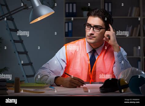 Construction Worker Line Drawings Hi Res Stock Photography And Images Alamy