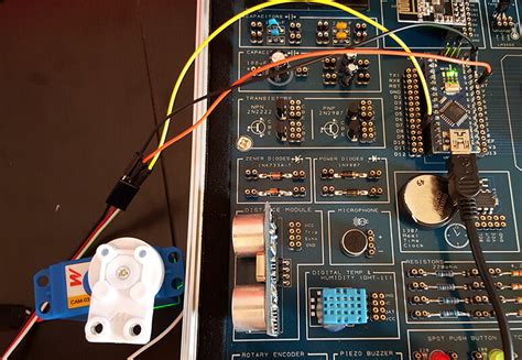 Controlling A Meccano G15 Personal Robot Servo With Arduino Kit
