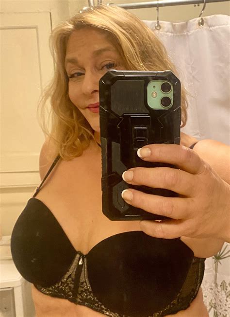 Pretty Tess Bra R Gilf Milfs