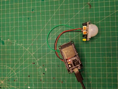 Menggunakan Sensor Pir Dengan Esp32 Deteksi Gerakan Sederhana Labrobotika