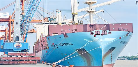 ရန်ကုန်ဆိပ်ကမ်းမှ တစ်ဆင့် ပင်လယ်ရေကြောင်းဖြင့် နိုင်ငံတကာသို့ ပို့ကုန်မ