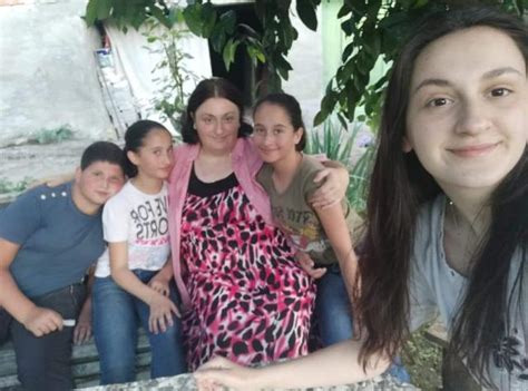 “სულ ასე გყავდა ჩახუტებული ჩემი შვილები მჯერა ახლაც ასე გყავს ჩაკრული გულში დედასავით