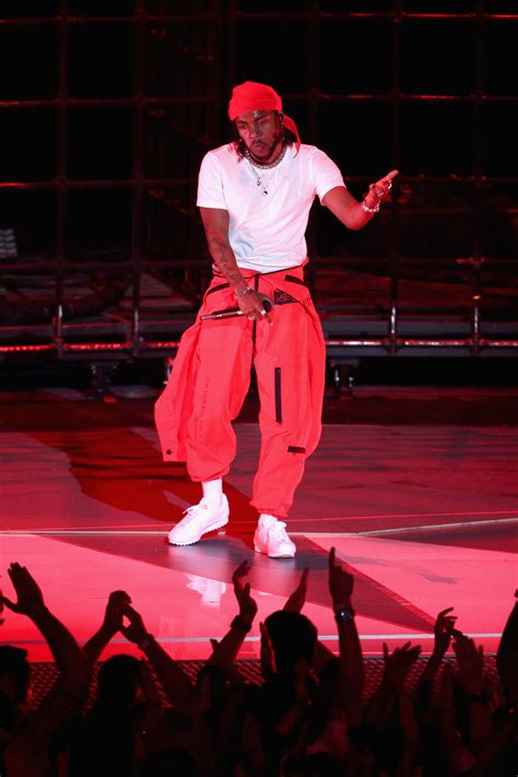 Go Fug Yourself Outfits Kendrick Lamar Kendrick Damn Outfit