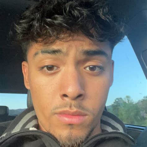 Luis Luich1739 On Threads