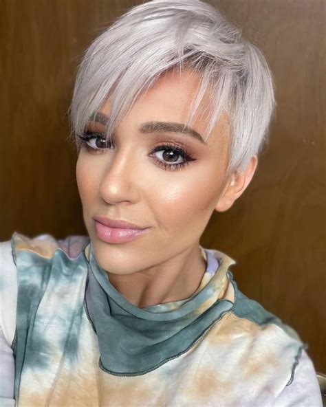 22 Highlighted Pixie Cuts That Add Instant Dimension And Style Hair Style Talk