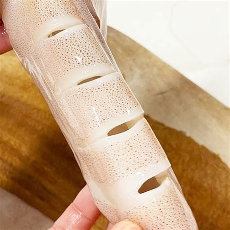 오징어 3마리 내장제거 칼집 1마리씩 진공포장 1마리당 210g 내외 통오징어튀김용 바다직판장