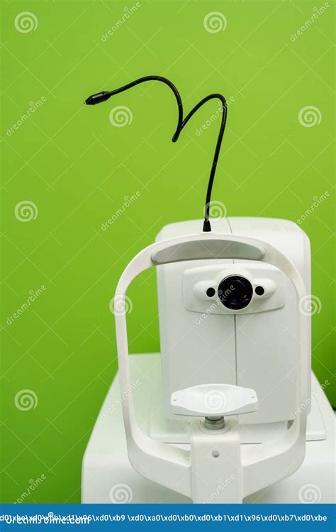 examination of eyes of patient using optical coherence tomograph