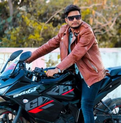 Deepak Lodhi दीपक लोधी