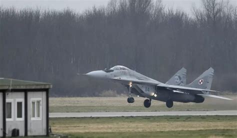 Польш улс ойрын өдрүүдэд Зөвлөлтийн үеийн сөнөөгч онгоц Украинд нийлүүлнэ