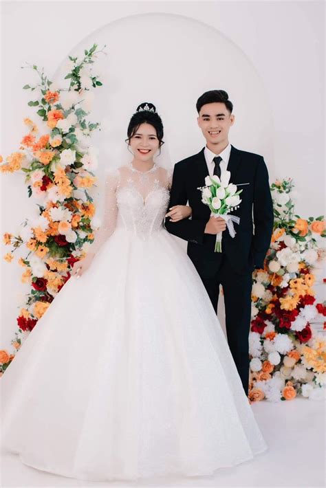 Pin By Van Lian On Nau Lian In 2025 Wedding Picture Poses Wedding