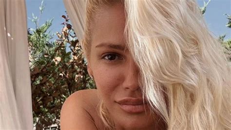 Nata A Bekvalac U Bikiniju Pokazala Novu Figuru Bez Silikona Fanovi Odu Evljeni Njena Poruka